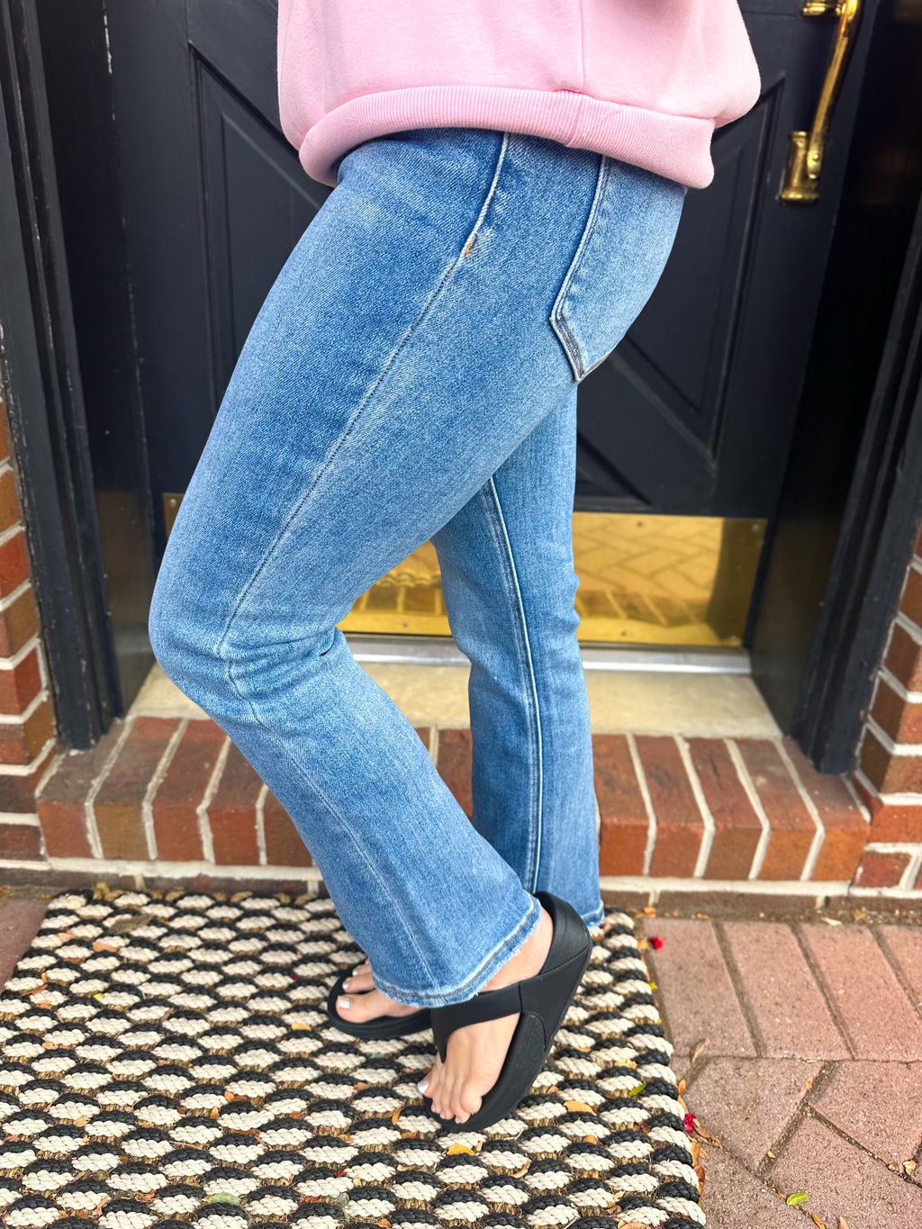 Vervet Alison Mid-rise Flare Jean – Blooming Boutique