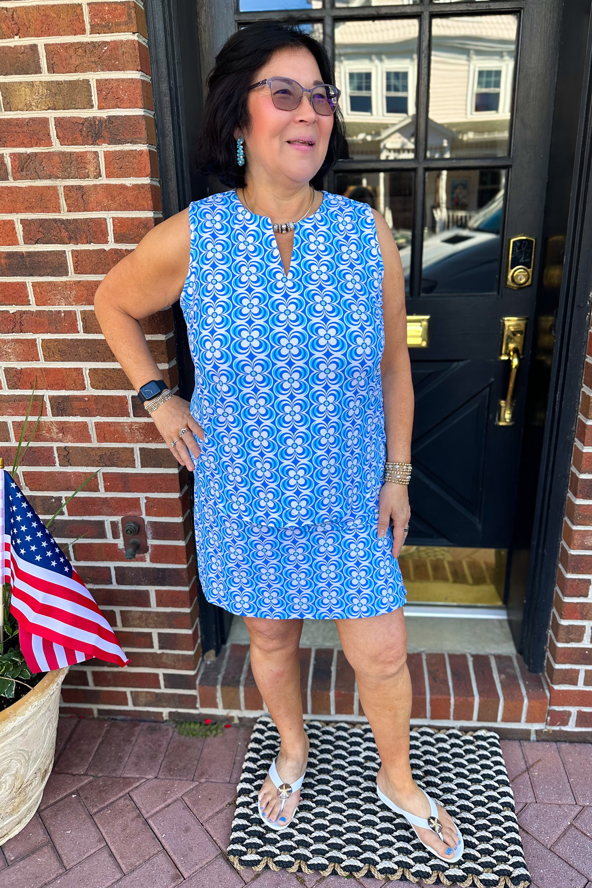 Lulu B Bright Periwinkle Flower Sleeveless Keyhole Top – Blooming Boutique